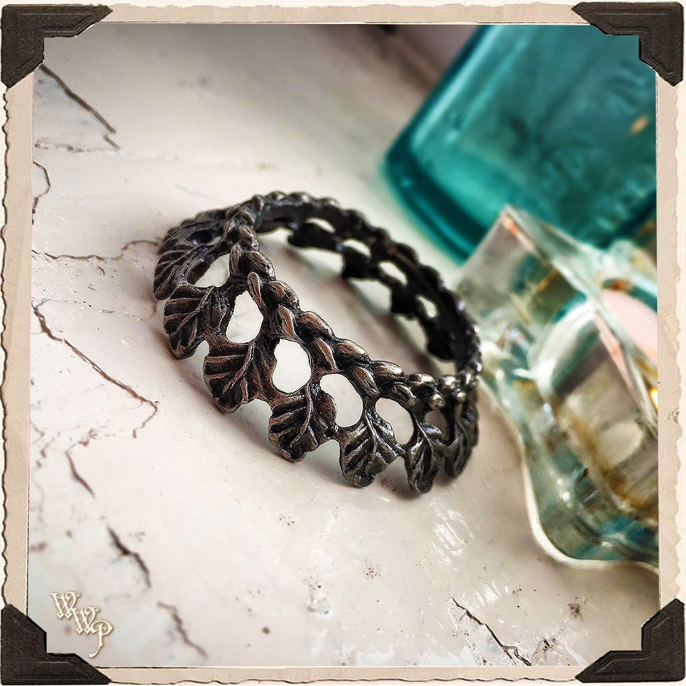 PEWTER ORNATE LEAF MOTIF SPHERE STAND/ BASE. Witch's Crystal Sphere Ho ...